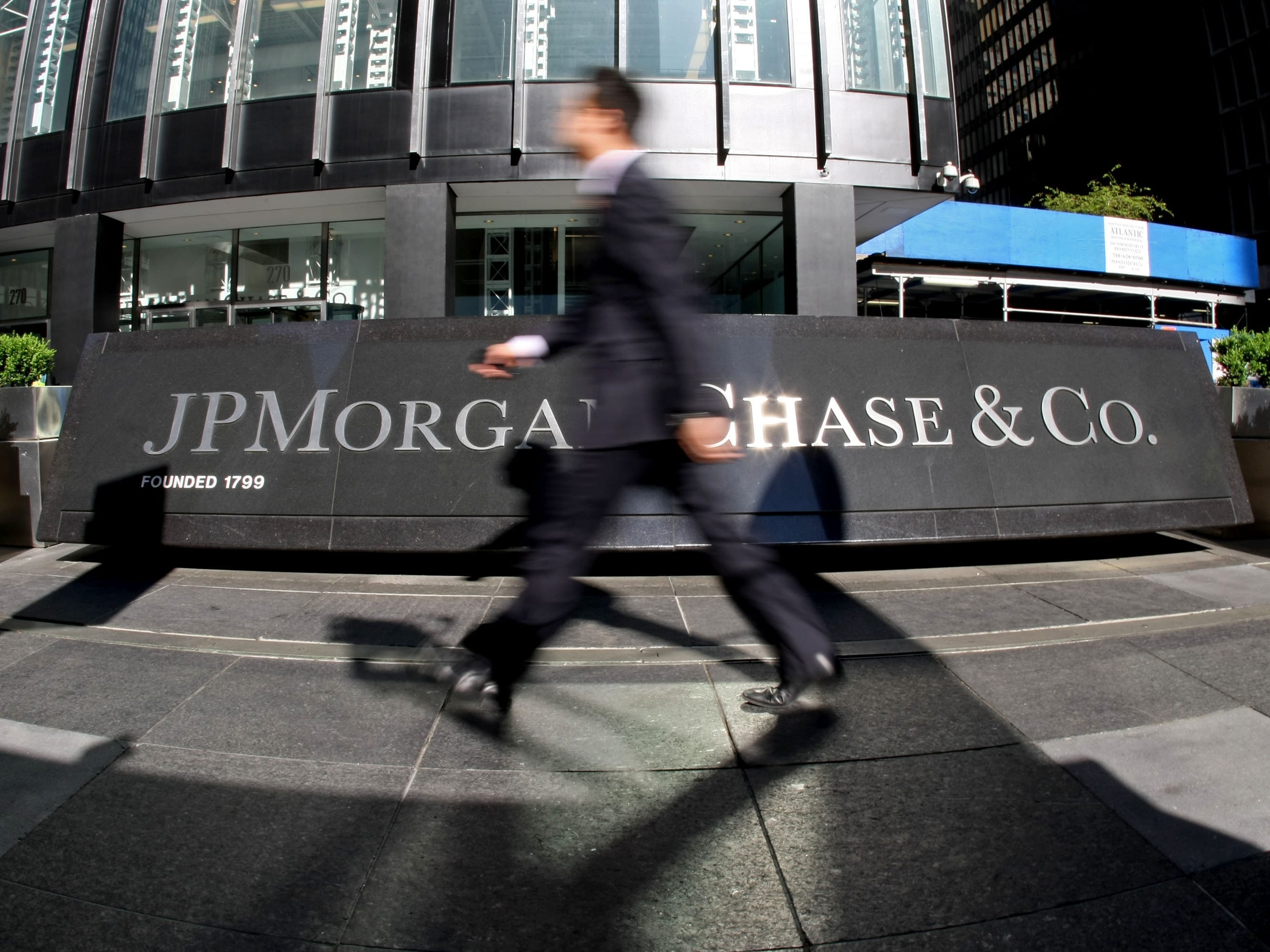 JPMorgan's CFO warns cutting credit card interest could make the ...