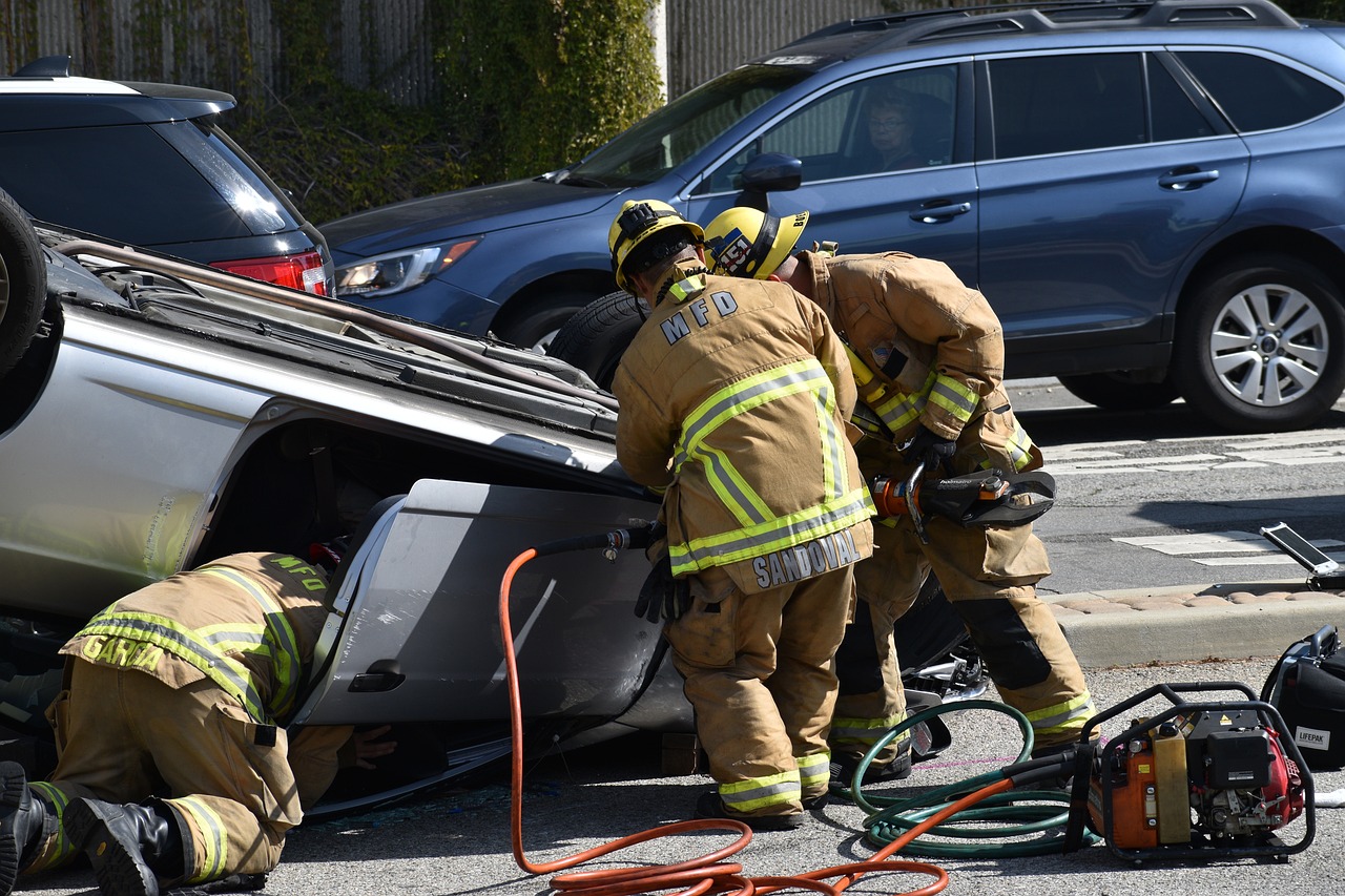 SUV crashes off SoCal overpass, falls 100 feet