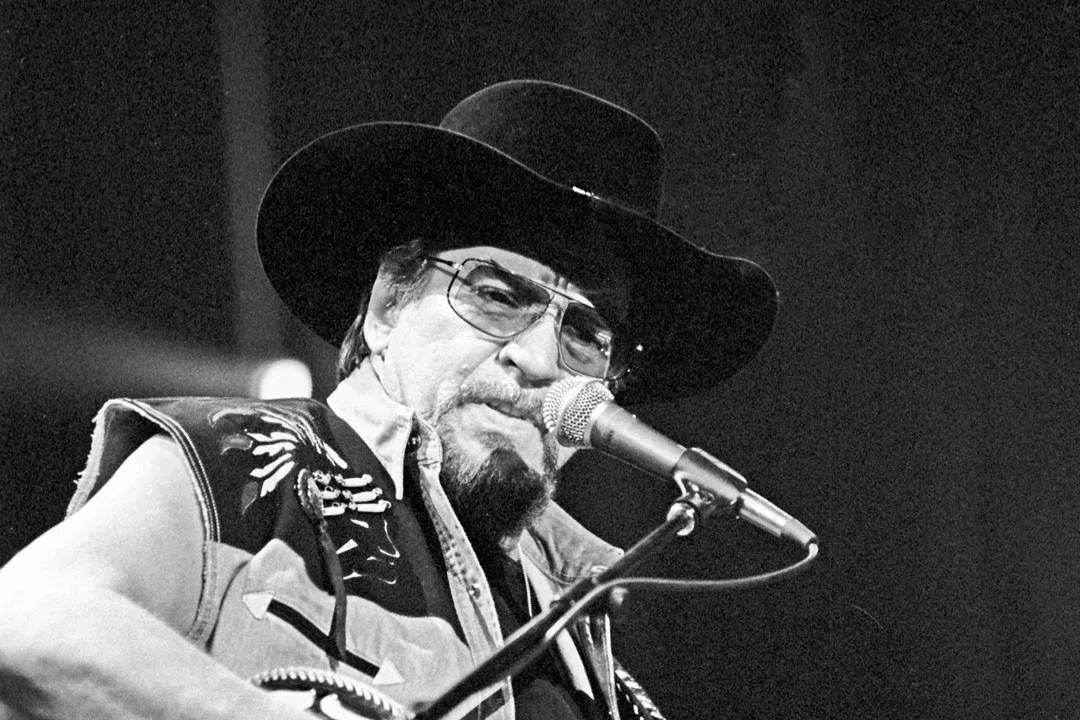 Waylon Jennings’ 20 best songs prove he’s an essential outlaw pioneer