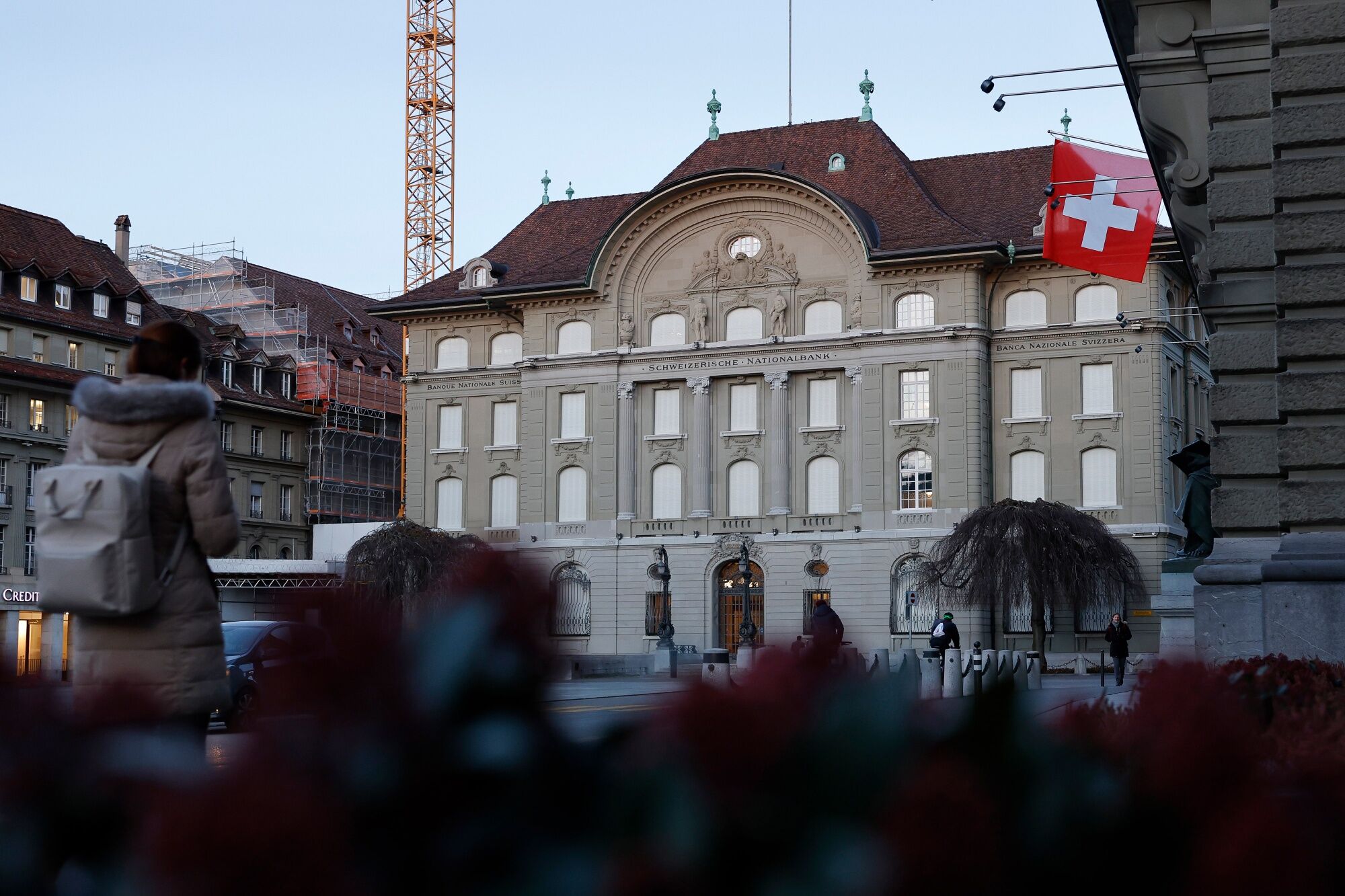 Switzerland seeks to enshrine role of cash with altered proposal
