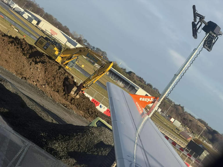 Edinburgh Airport: easyJet plane evacuated after wing strikes lamppost ...