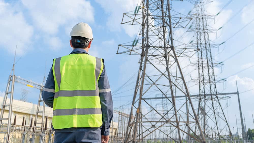 Data center adjunct touches buy point as analyst calls it a buy