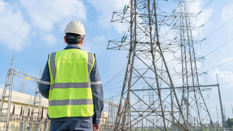 Data center adjunct touches buy point as analyst calls it a buy