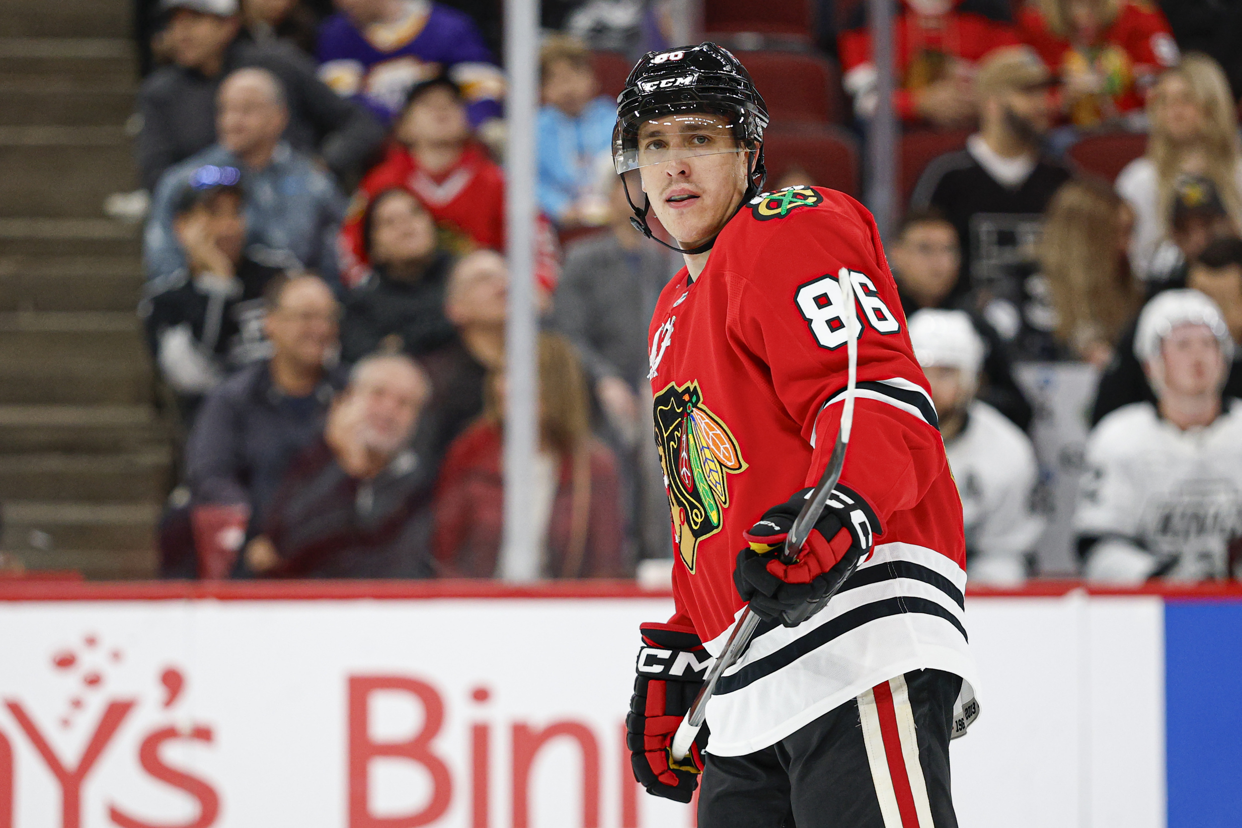 Blackhawks’ Teuvo Teravainen leaves with upper-body injury