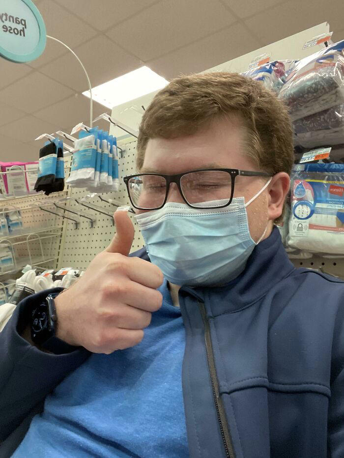 If you’re feeling down, these 44 wholesome pics might lift you up