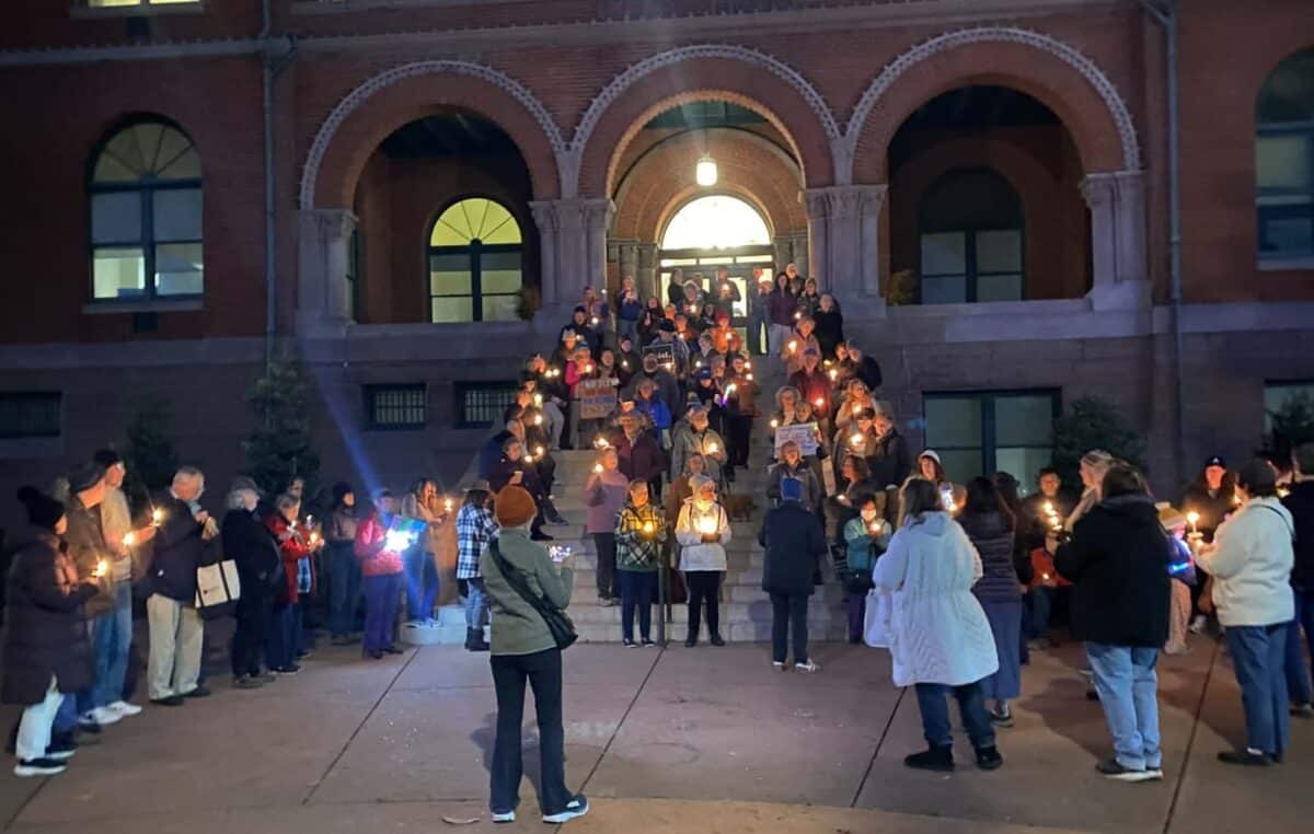 Community gathers at City Hall for candlelight vigil honoring Renee Good