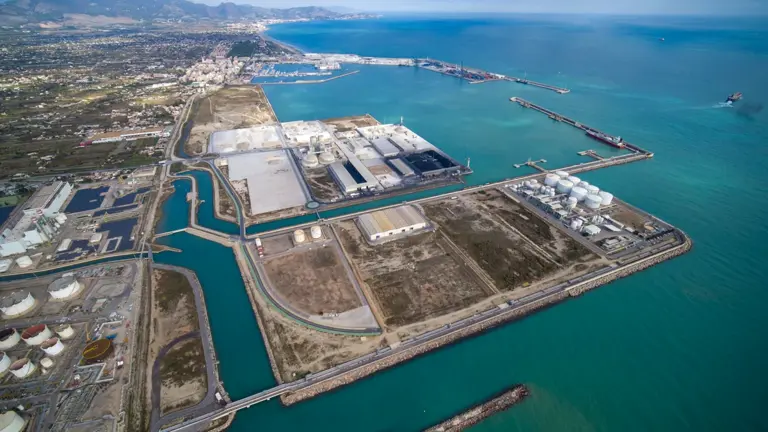 El puerto de Castellón mueve cerca de 100.000 contenedores en 2025