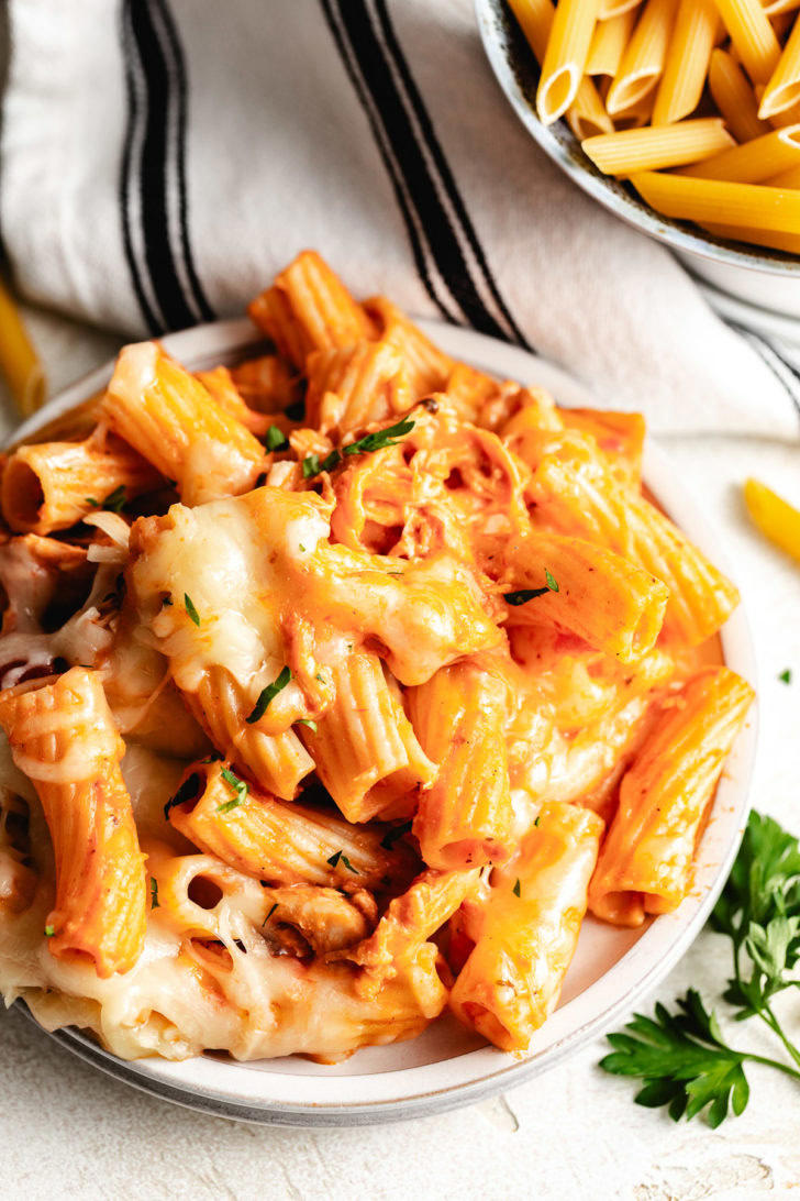 Easy crockpot chicken marinara Alfredo pasta