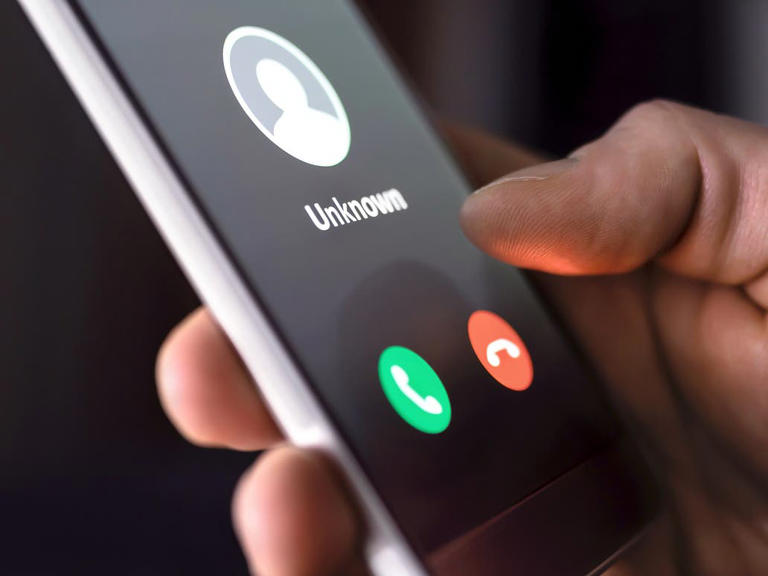 Lake Bluff issues warning about scammers pretending to be sheriff's office