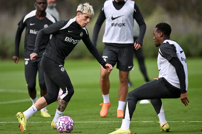 Alejandro Garnacho transfer panic as Chelsea refuse to give in after £ ...