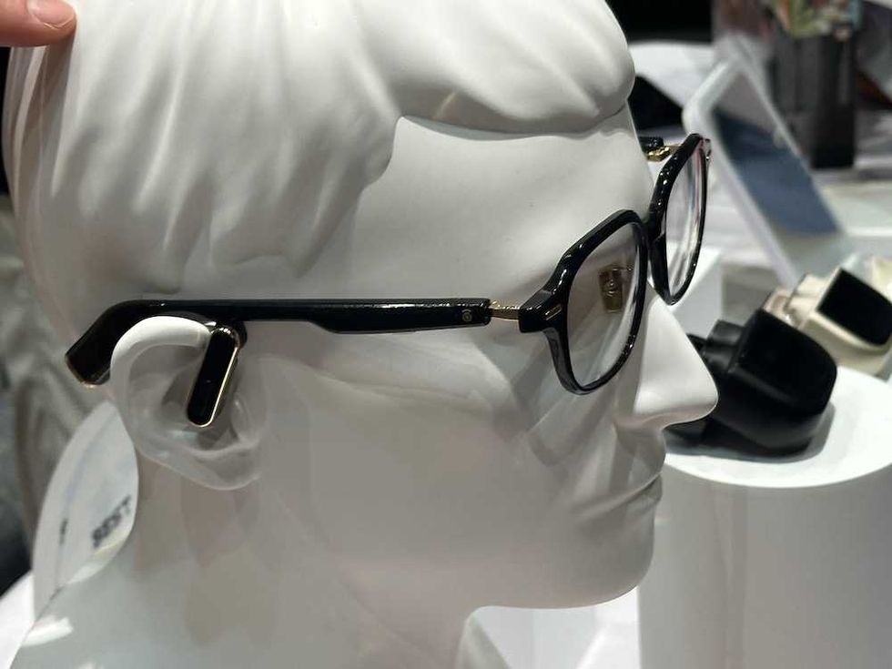 Cearvol Lyra smart audio glasses