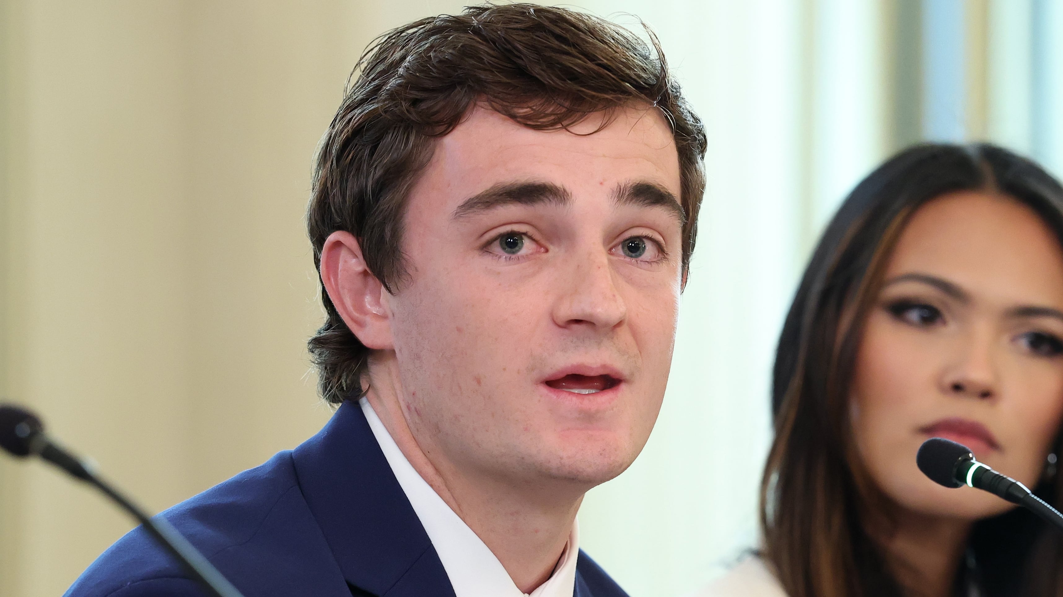 MAGA’s favorite 'journalist' gets stuck on a big word