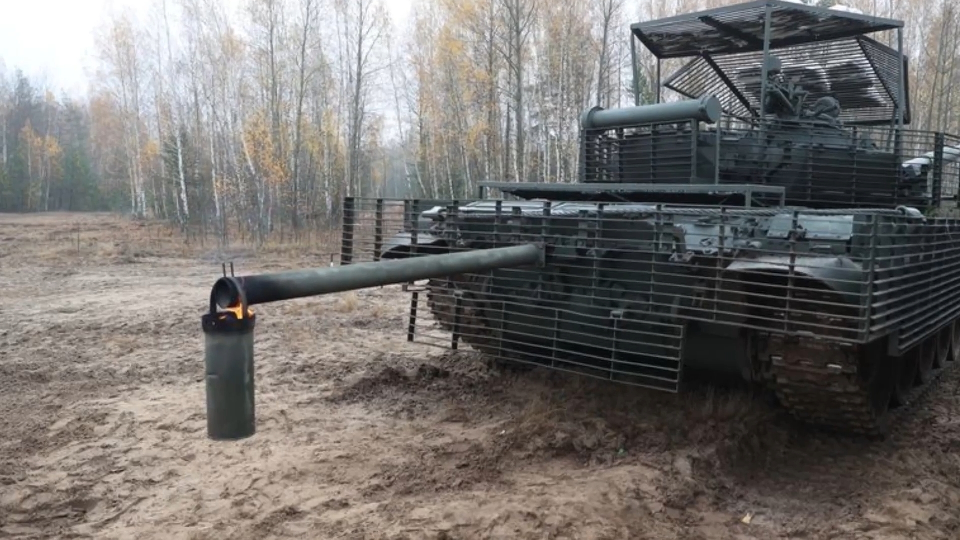 Can a simple metal bucket really protect tanks from Javelins?
