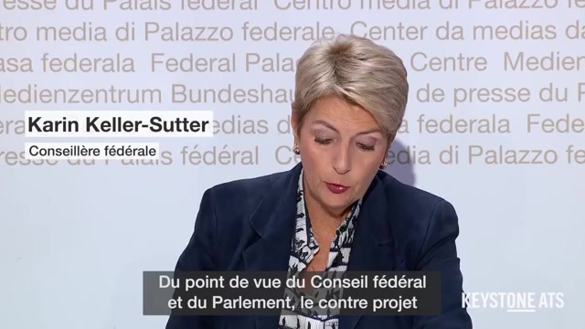 L'initiative sur l'argent liquide inadéquate, dit le gouvernement