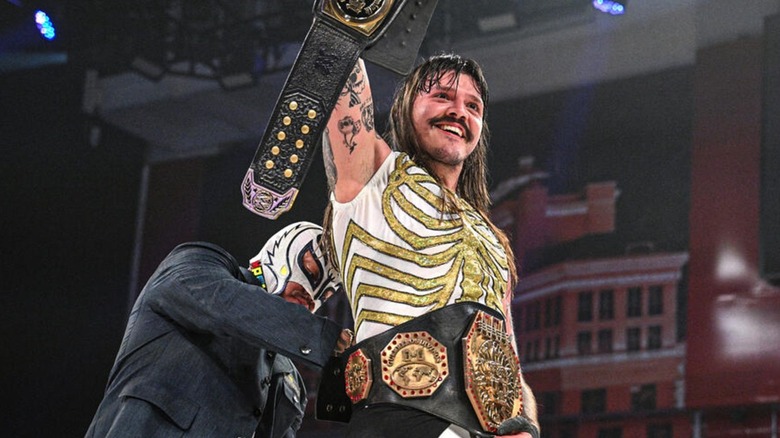 WWE Hall of Famer Rikishi assesses IC champ Dominik Mysterio