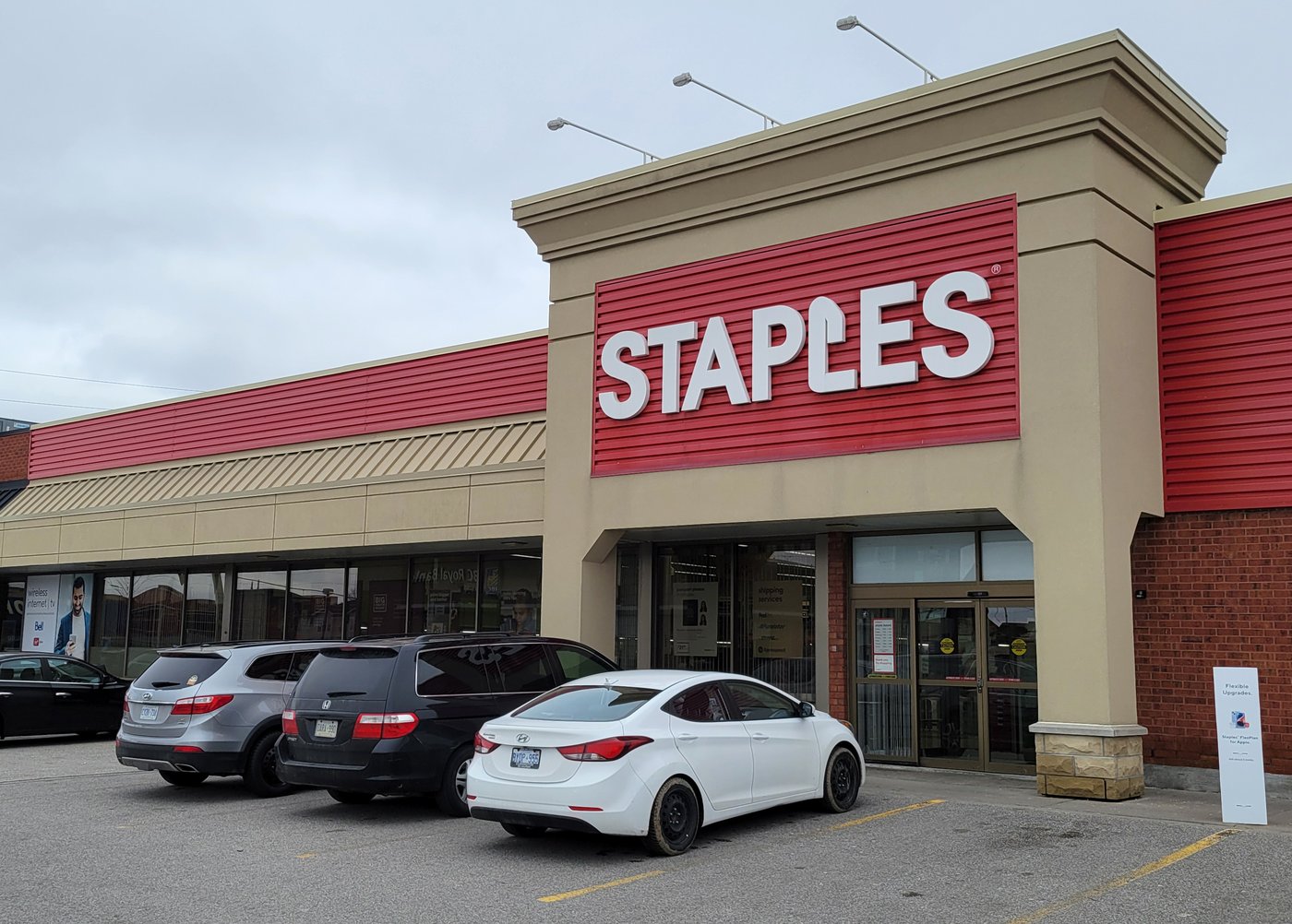 Staples Canada did not fully delete personal info from returned laptops: commissioner