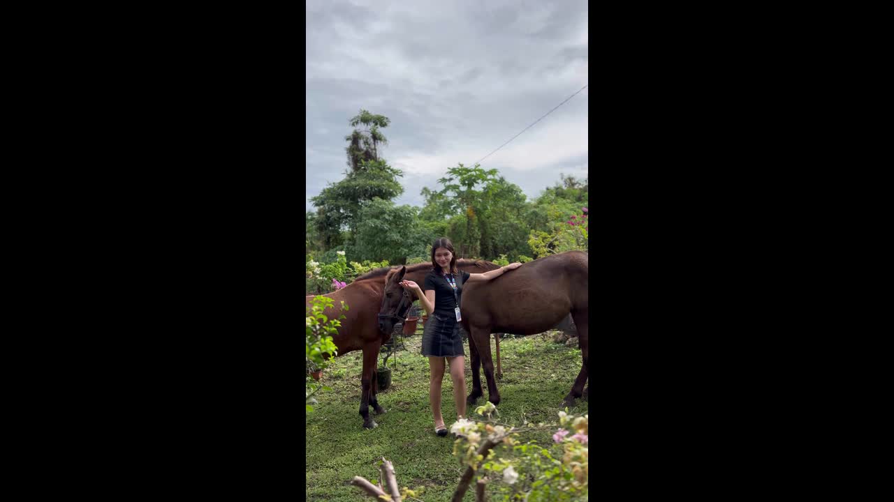 Grumpy horse refuses to have picture taken and bites tourist