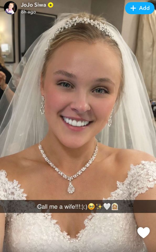 JoJo Siwa posts photo in wedding dress and veil after teasing future ...