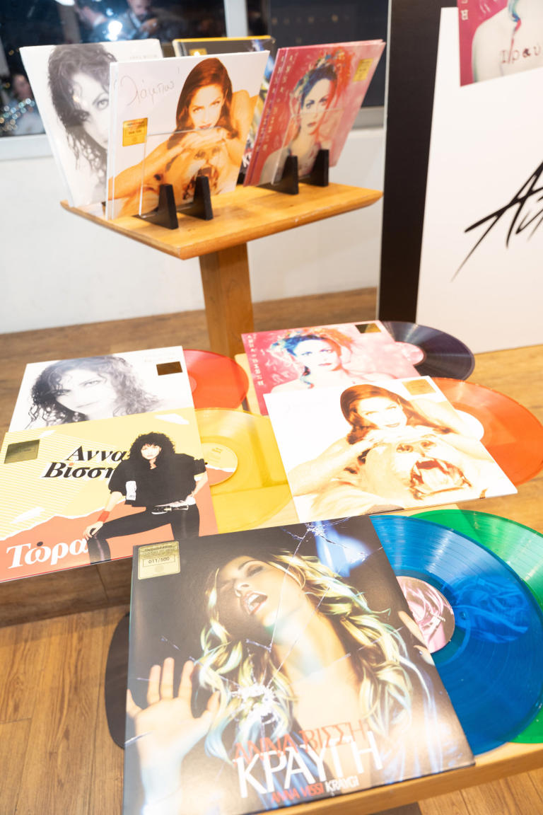 Ένα «πολύχρωμο» μουσικό ταξίδι από την Άννα Βίσση, τα Public και τη ...