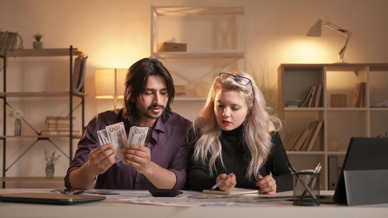 15 money traps that silently keep you broke, per Jaspreet Singh