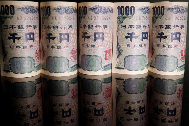 Dollar pares gains after CPI, yen tumbles on Japan spending fears