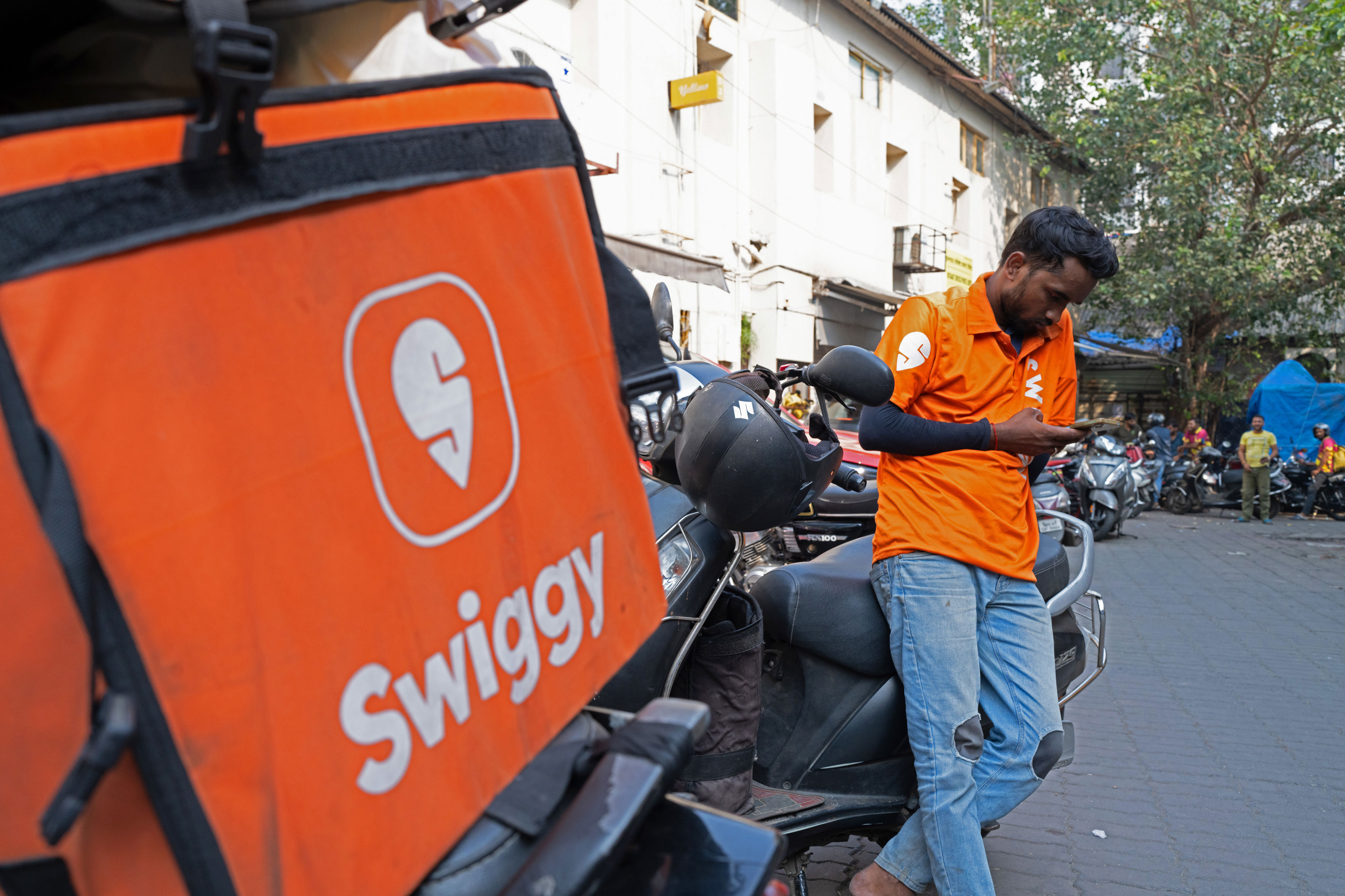 India reportedly tells quick-commerce firms to drop 10-minute delivery ...