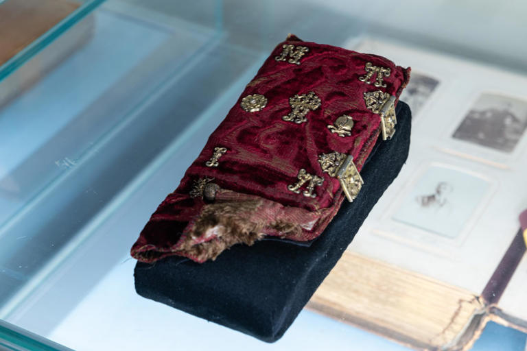 Picture gallery: relics and reliquaries from saints and sinners at ...