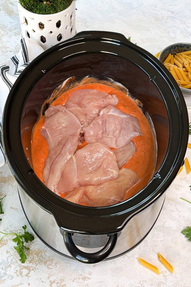 Easy crockpot chicken marinara Alfredo pasta