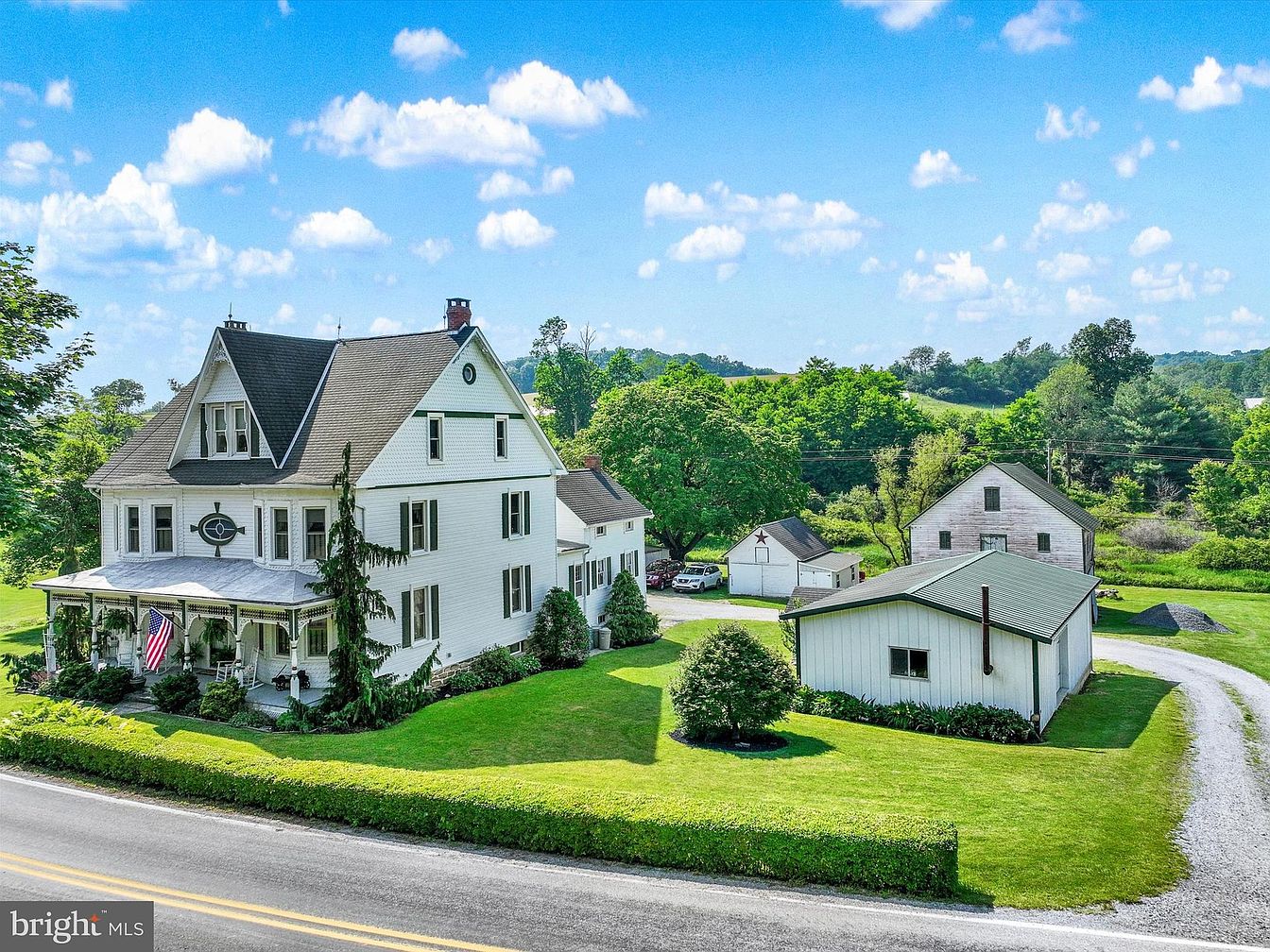 Timeless 1903 Victorian estate in Pennsylvania, featuring gingerbread ...