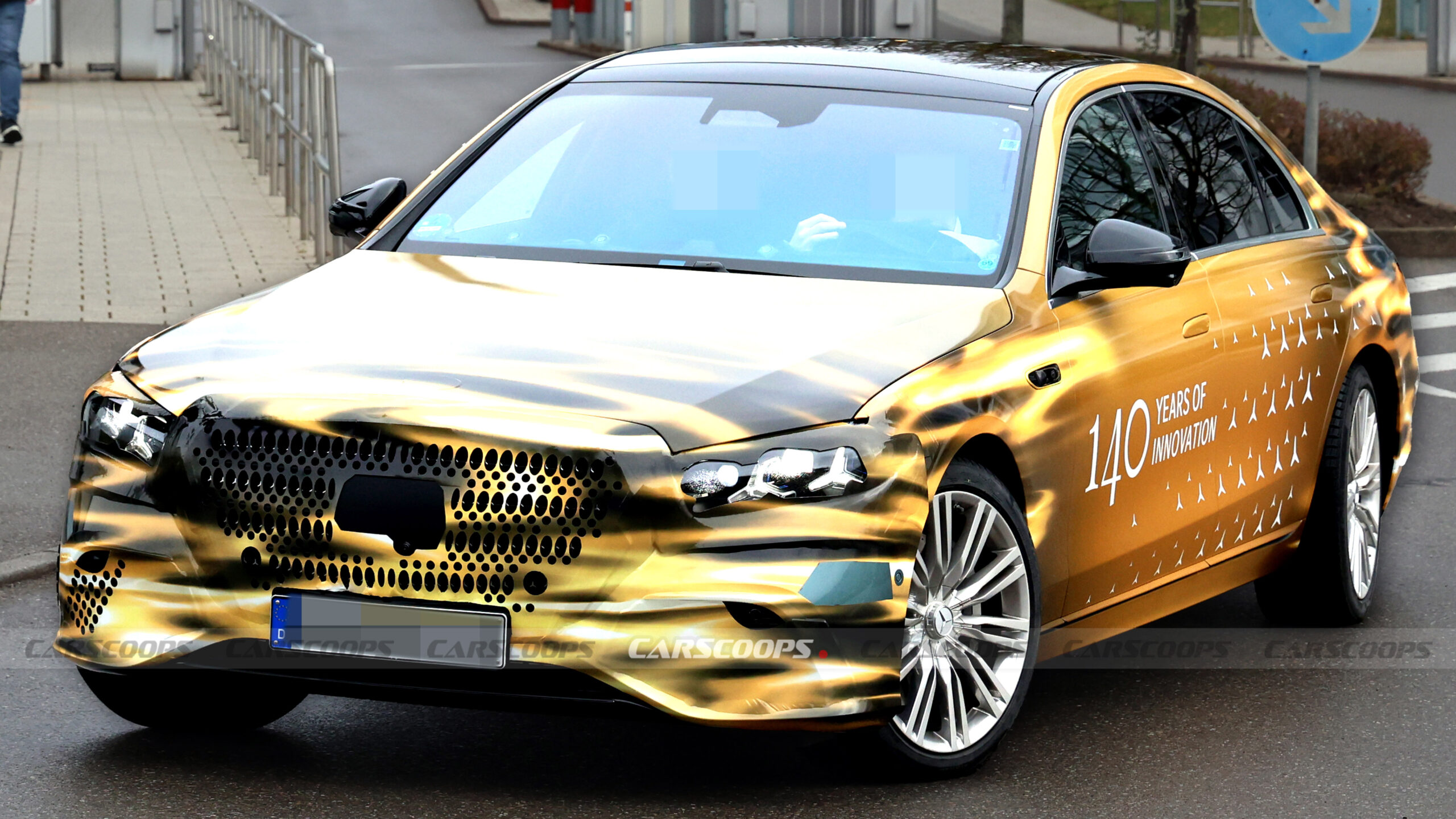 New Mercedes S-Class keeps the V8, but tosses its crankshaft