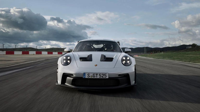 Porsche wants to use a drone to show drivers the perfect racing line