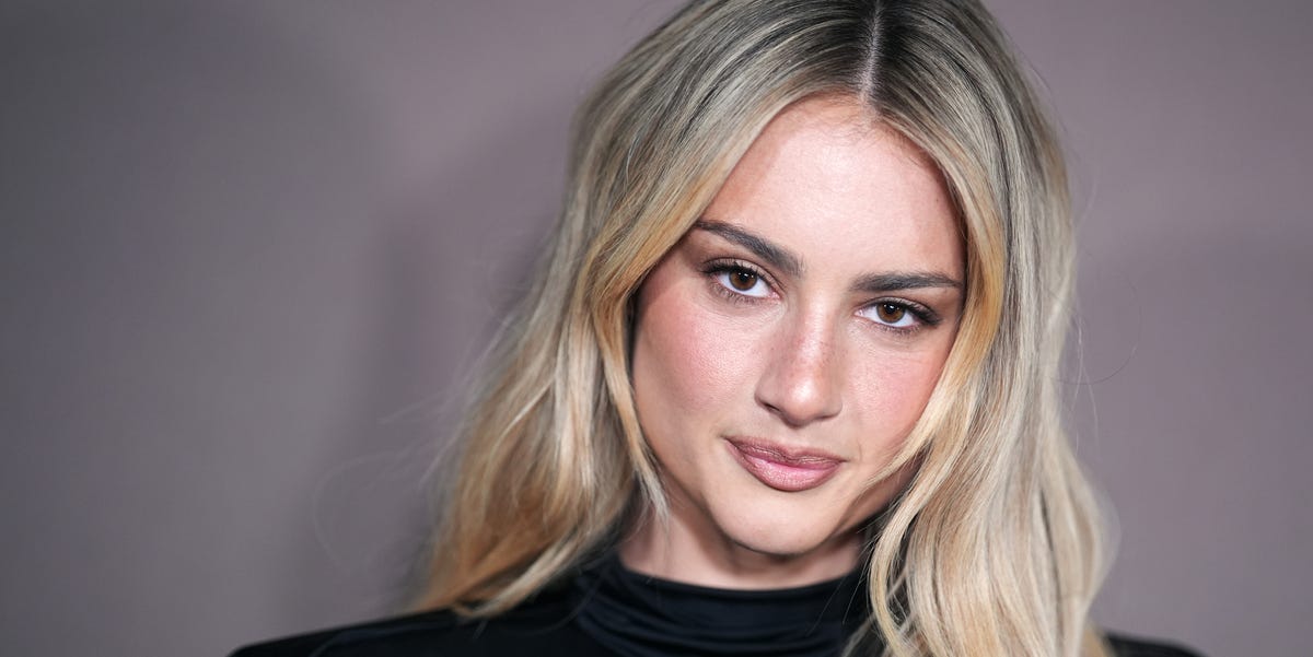 Grace Van Patten makes a patent-leather maxi skirt the ultimate party ...