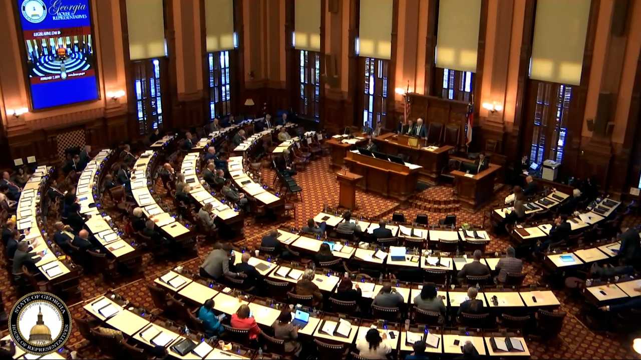 Georgia lawmakers open 2026 session with key issues emerging