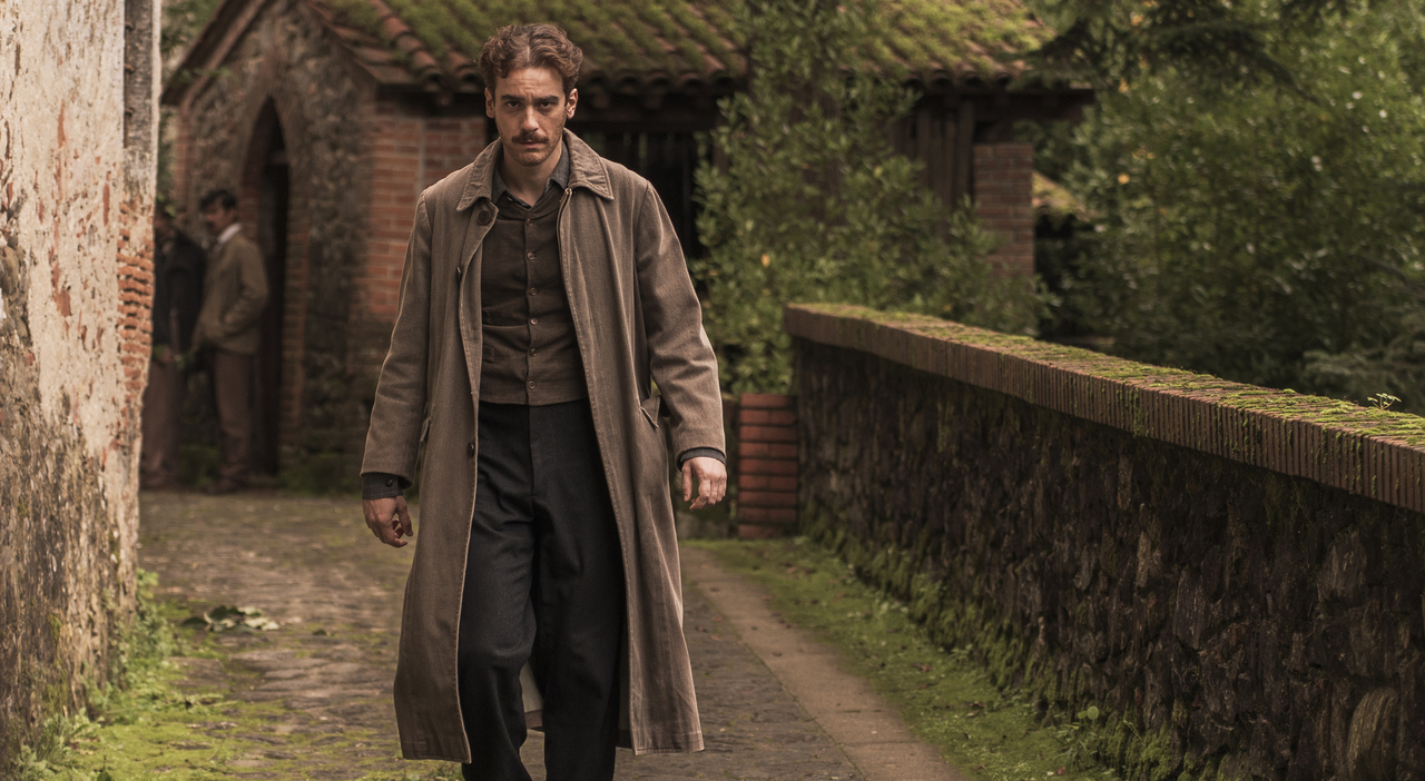 Federico Cesari, chi è il Giovanni Pascoli di Zvanì: età, carriera ...