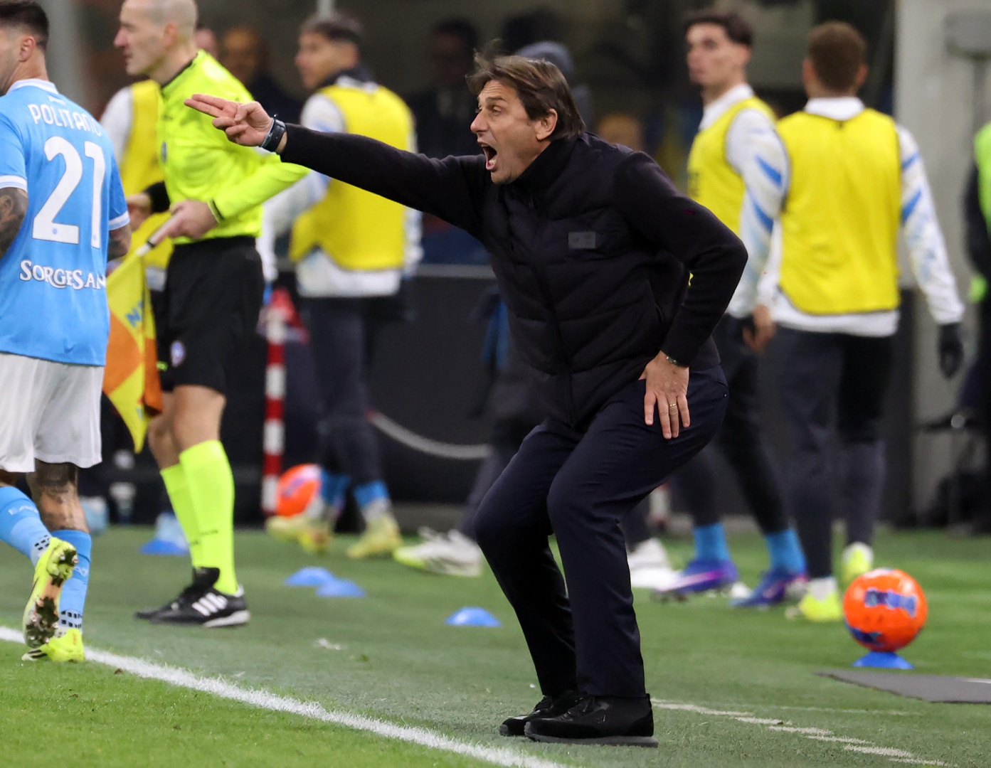 Conte, dos partidos y 15.000 euros de sanción por insultar a los árbitros