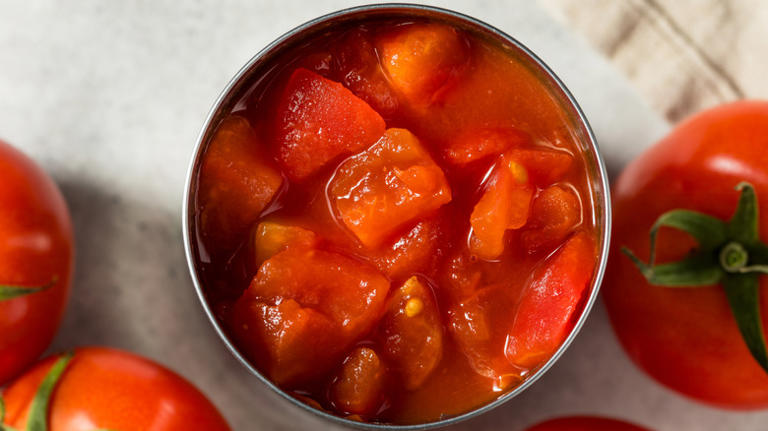 The difference between 6 types of canned tomatoes, and when to use them