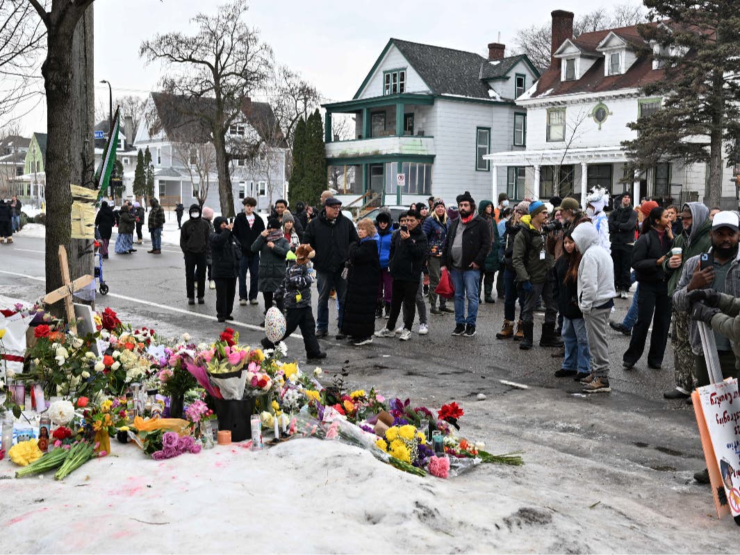 Moulton compares ICE shooting to Boston Massacre, calls for prosecution