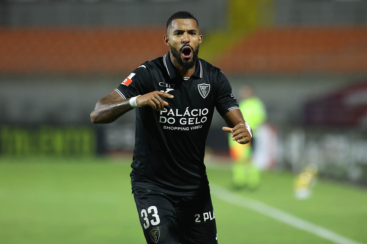 André Clóvis eleito avançado do mês da II Liga pela terceira vez