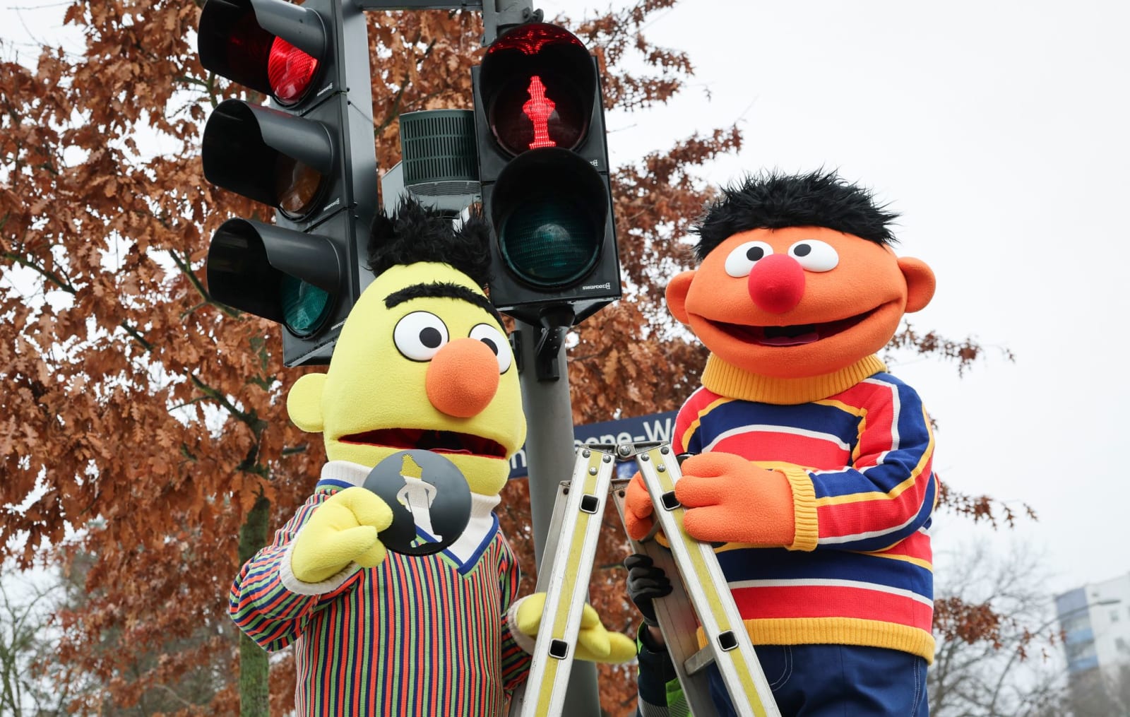 Sesame Street to Hamburg street: Ernie and Bert become traffic lights