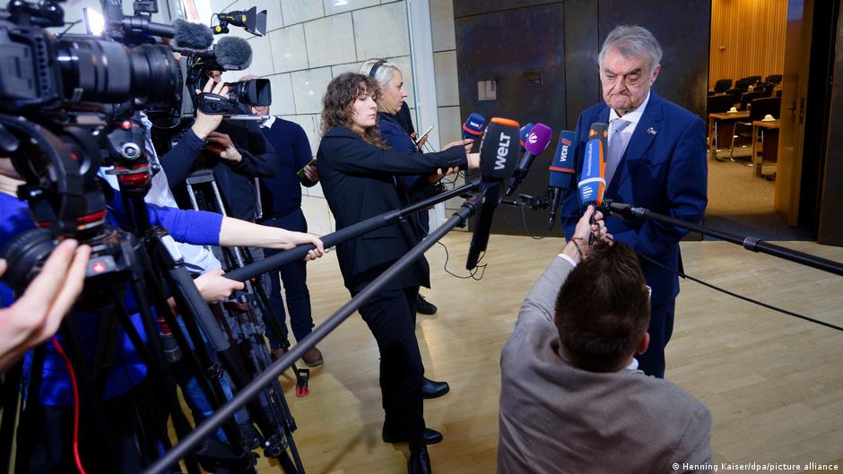 Germany: Gelsenkirchen bank thieves used 'manipulated' door