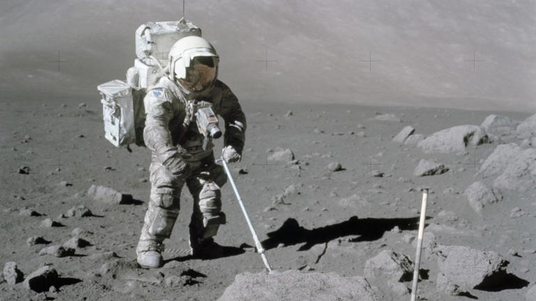 Astronomers now say the moon is eating up molecules from Earth’s atmosphere