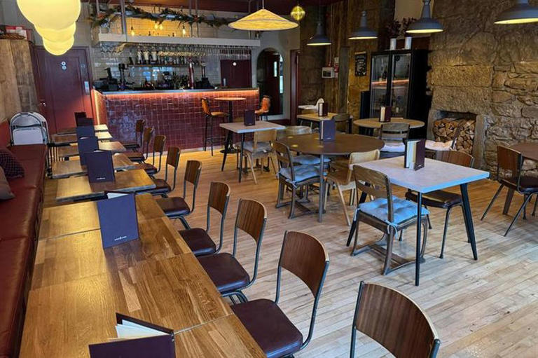 'Aesthetically pleasing' Giffnock bar and restaurant up for sale for £75k