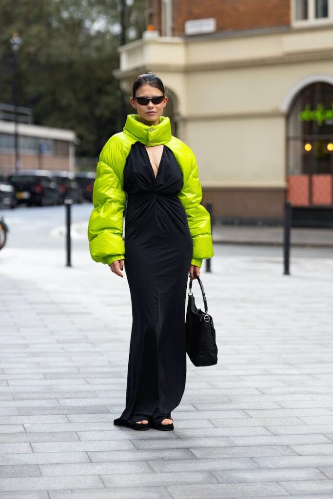 Neon is back e i nostri guardaroba si illuminano d’immenso