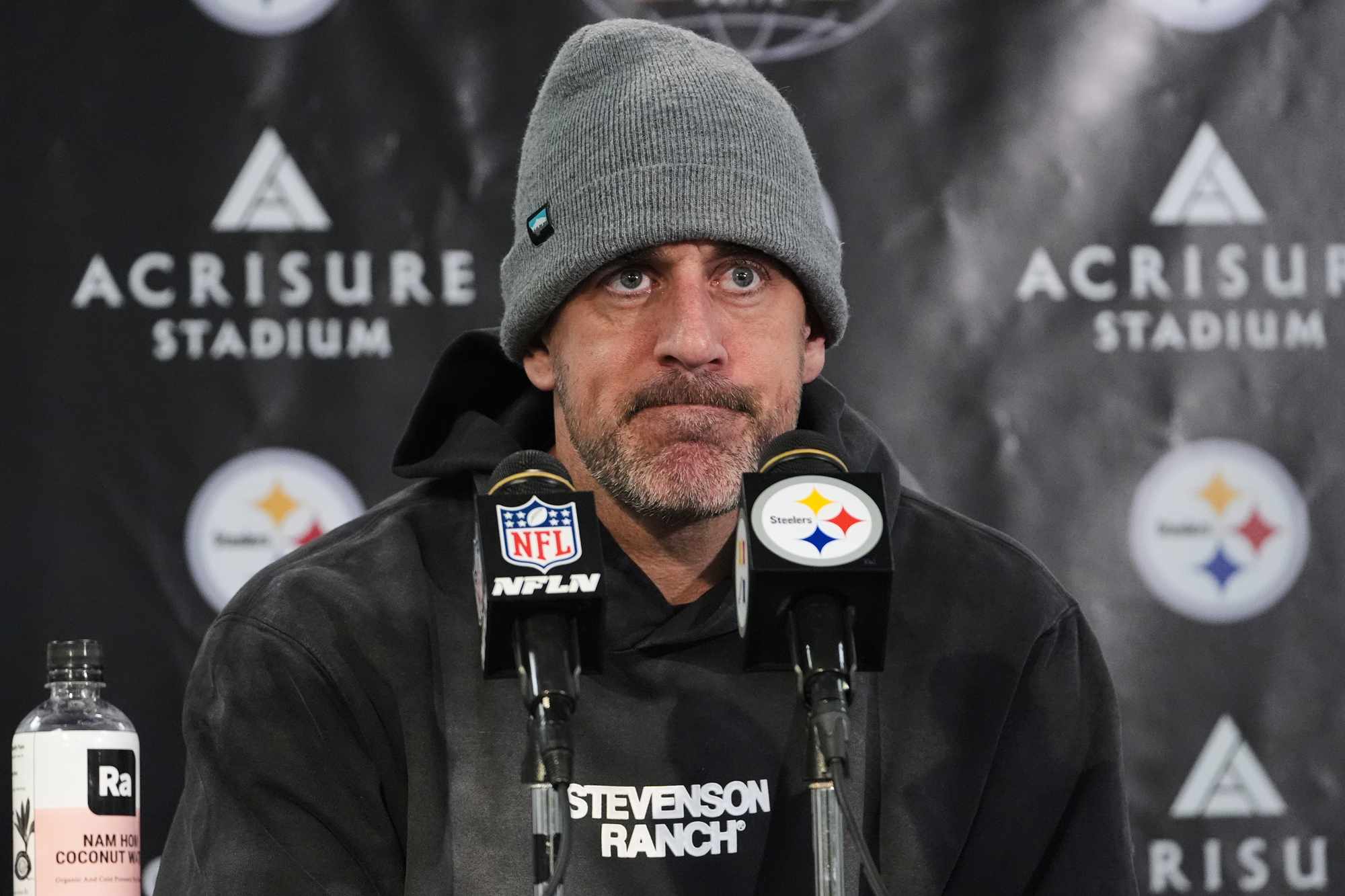 Aaron Rodgers abruptly shuts down press conference after he's asked ...