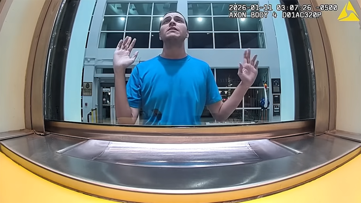 Man arrested in apparent random stabbing on Miami Beach had child porn ...