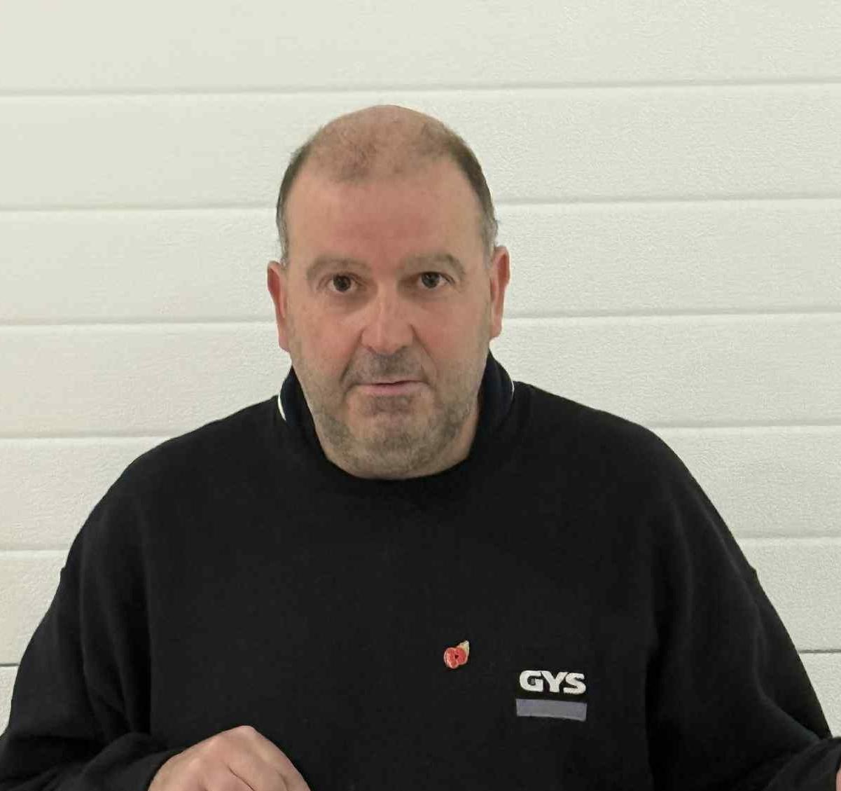 Nigel is driving force of Rugby 'Pen to Porsche' fundraiser for men's ...