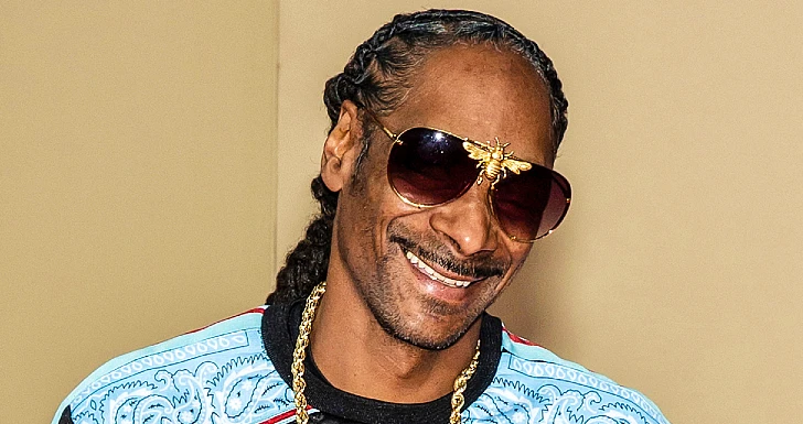 Snoop Dogg choca público na apresentação dos Golden Globes 2026