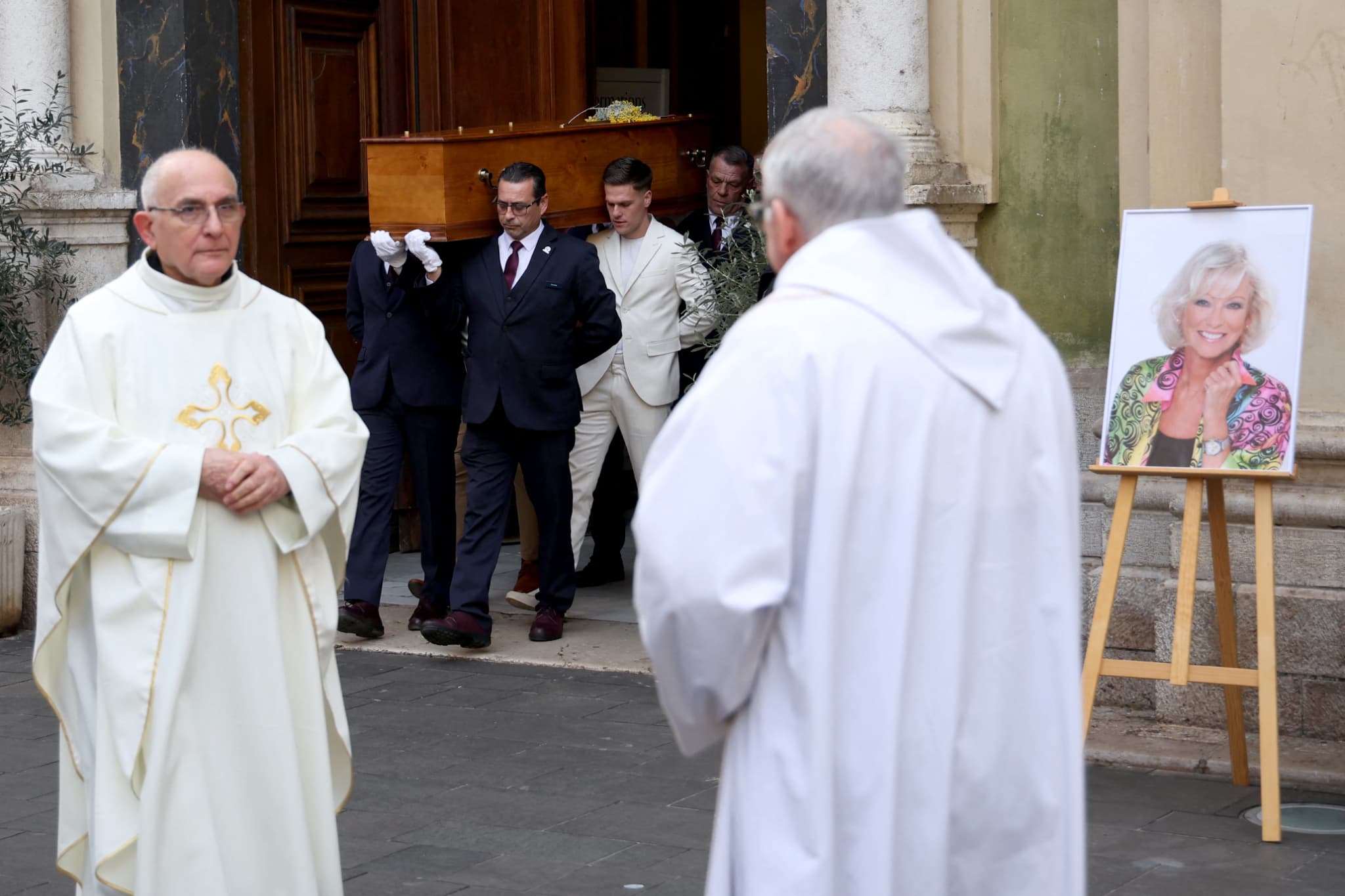 Mort d'Évelyne Leclercq : Jean-Pierre Foucault et Fabienne Égal réunis ...