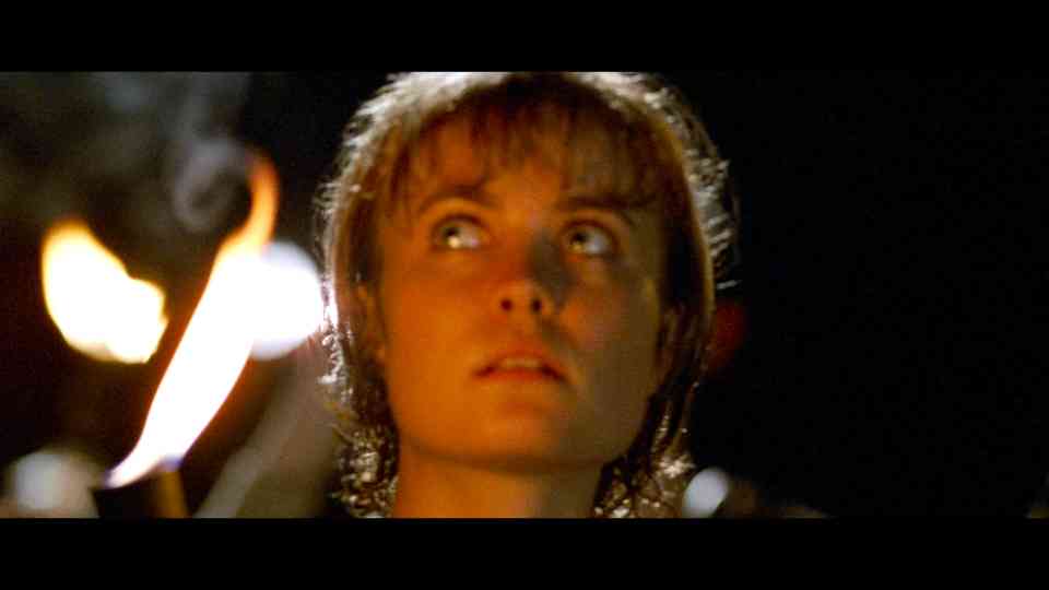 Riddick defeats the bioraptor & fights Fry (full scene) Pitch Black