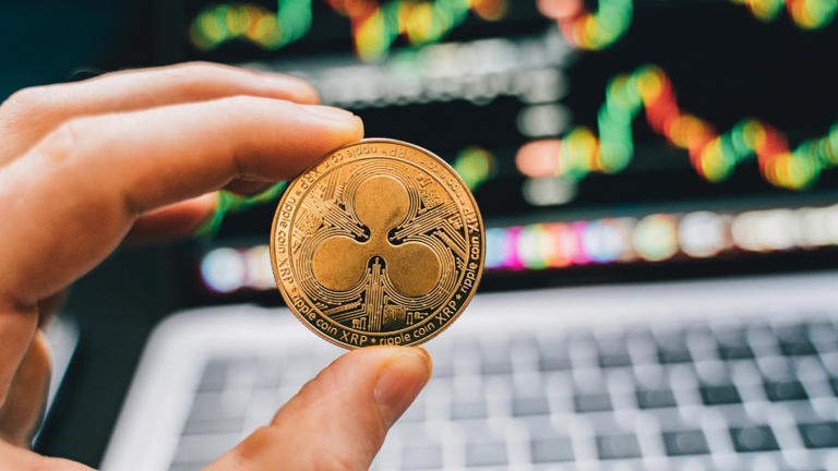 XRP just saw a $23M trade in 60 seconds as an altcoin season signal spikes